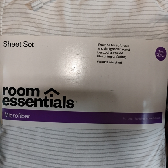 Room Essentials | Bedding | Room Essentials Microfiber Sheet Set In ...
